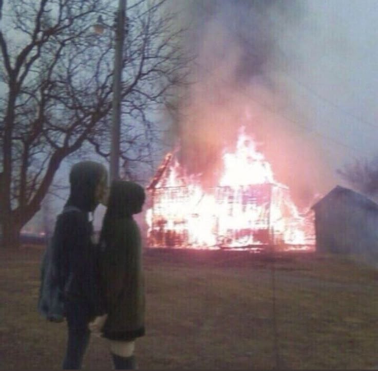 The Kali puja fire that almost killed us – Schizoposting